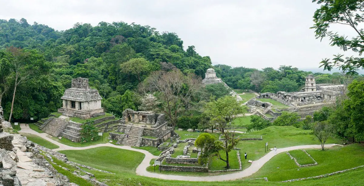 PALENQUE CHIAPAS: CONOCE ESTE YACIMIENTO ARQUEOLÓGICO MAYA